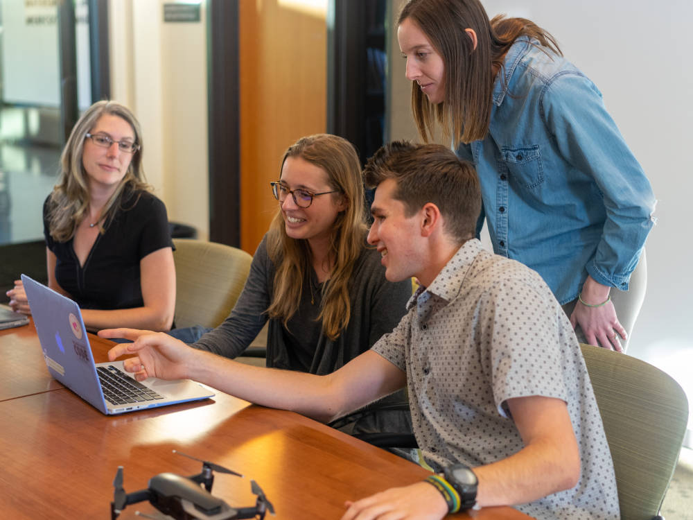 10 Helpful Bible Verses about Teamwork to make the DREAM work ...